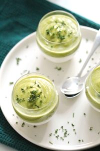 Verrines de Panna Cotta au Chèvre Frais & Velouté Glacé de Petits Pois ...